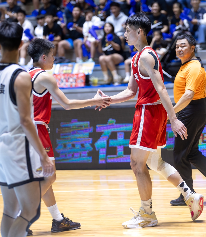 JHBL》吞「T」男主角鳳甲190「一哥」蕭承哲 婉拒HBL所有名校邀約的資優班5A學霸 - 籃球 - 敢動傳媒 Braveathlete